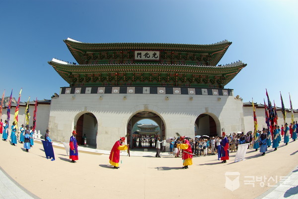 [문화탐방] 경복궁 광화문의 이름 - 국방신문